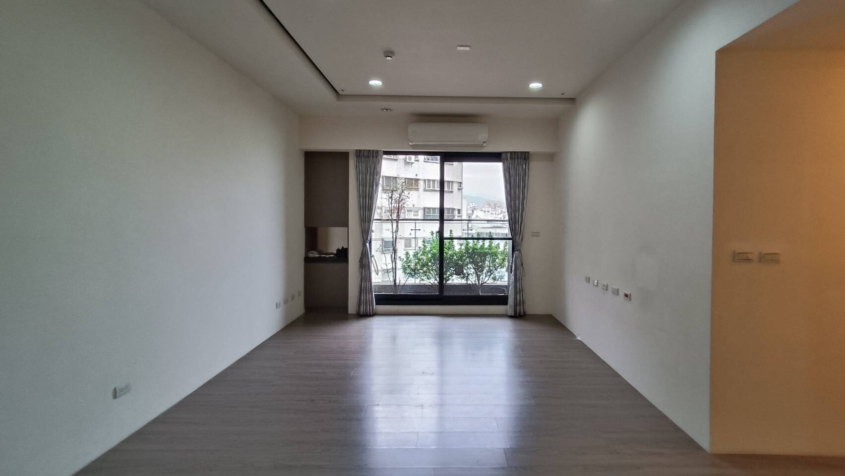 大毅家風景台中市北屯區熱河路三段電梯大廈大毅家風景3房雙平面車位出租~洽陳小姐 房屋出租 樂屋網