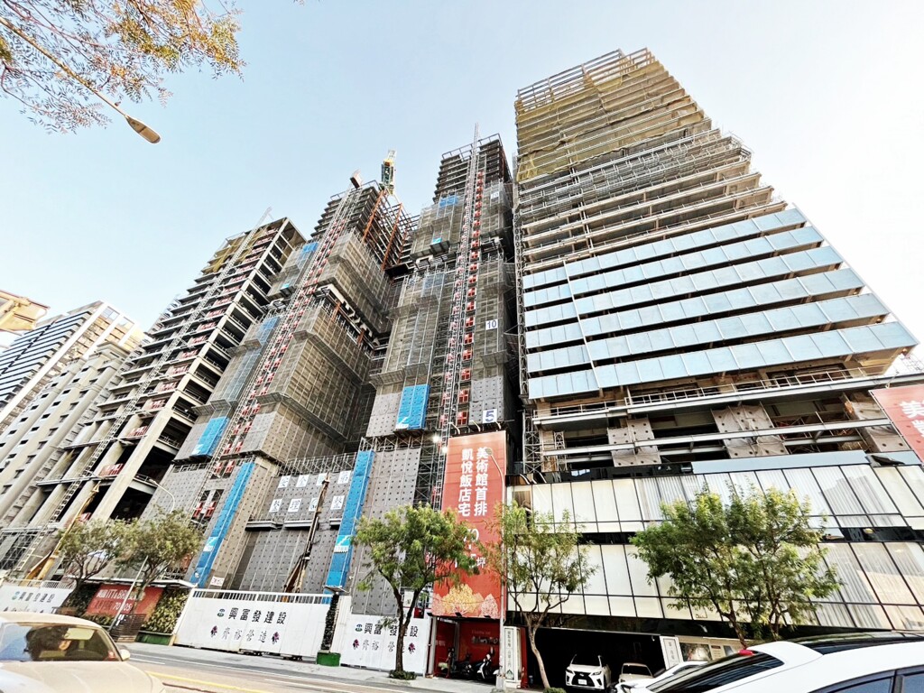 美術1號院高雄市鼓山區明誠四路電梯大廈美術一號院 首排三房平車 房屋出售 樂屋網