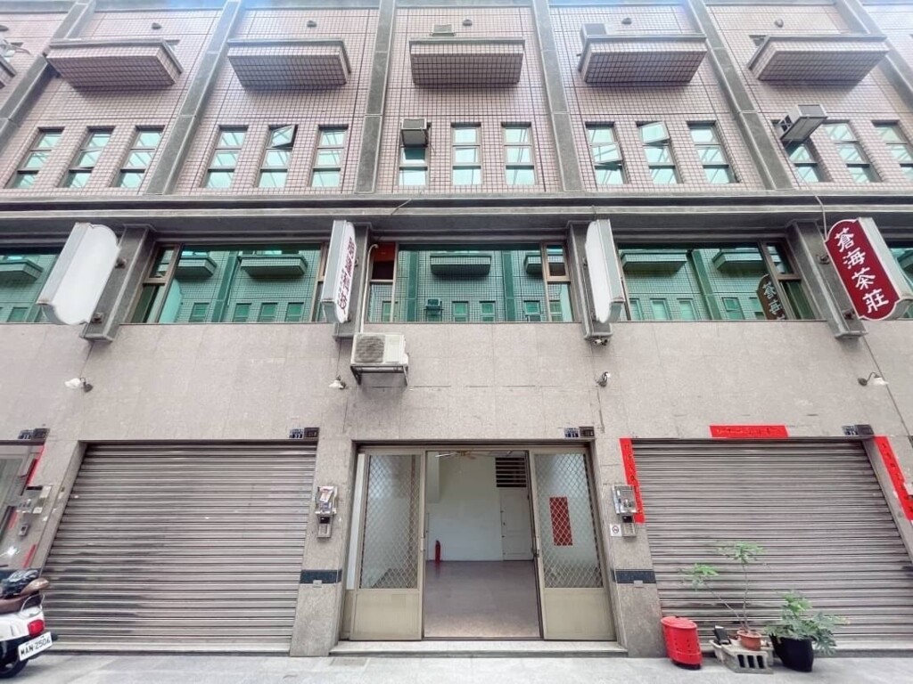 台中市南屯區向心南路透天厝低總價八期南屯透天店面大平面車位 房屋出售 樂屋網