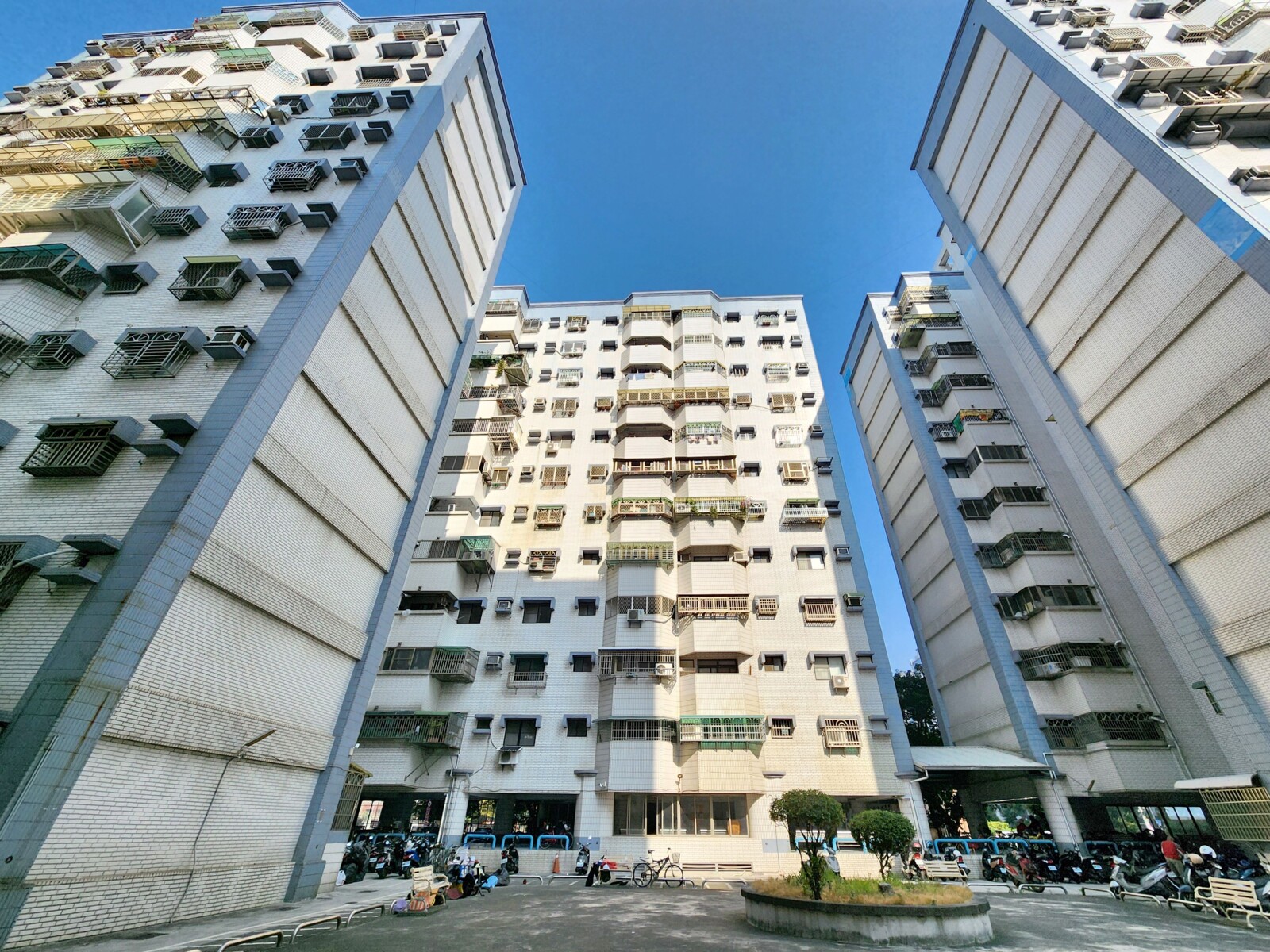 君毅正勤國宅a區高雄市前鎮區中華五路電梯大廈亞洲新彎區君毅正勤高樓層大三房 房屋出售 樂屋網