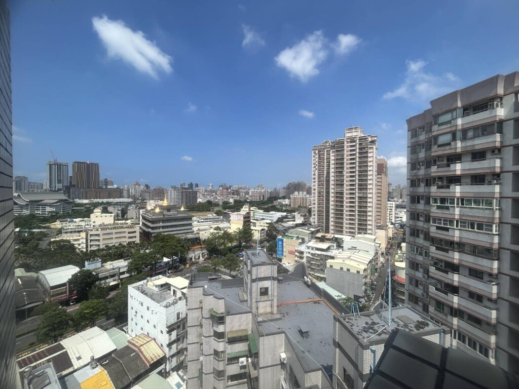 和市璧高雄市三民區鼎華路電梯大廈鼎山商圈 邊間高樓超值2房 大昌商圈 房屋出售 樂屋網