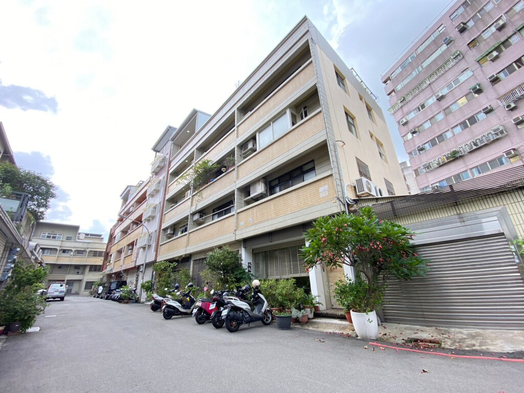 台中市西屯區洛陽南街別墅新市政中心旁前後臨路六米面寬優質大別墅 房屋出售 樂屋網