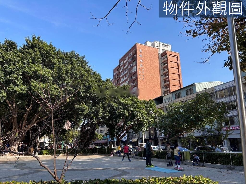 京都尚品台中市西區大進街電梯大廈專任~五期『京都尚品』大三房b1平車~面公園 房屋出售 樂屋網