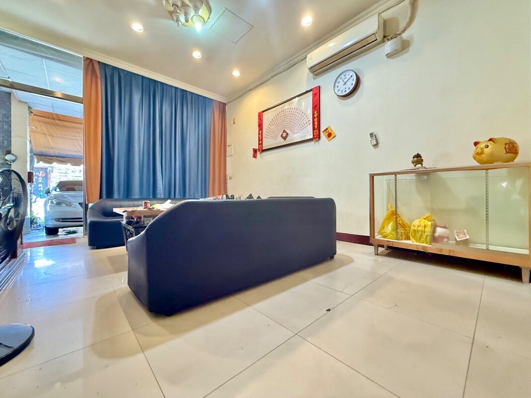 臨25米路 B1~2F大面寬 併排雙車店住 近中投 - 台中市南區買房子、房屋出售 | 樂屋網