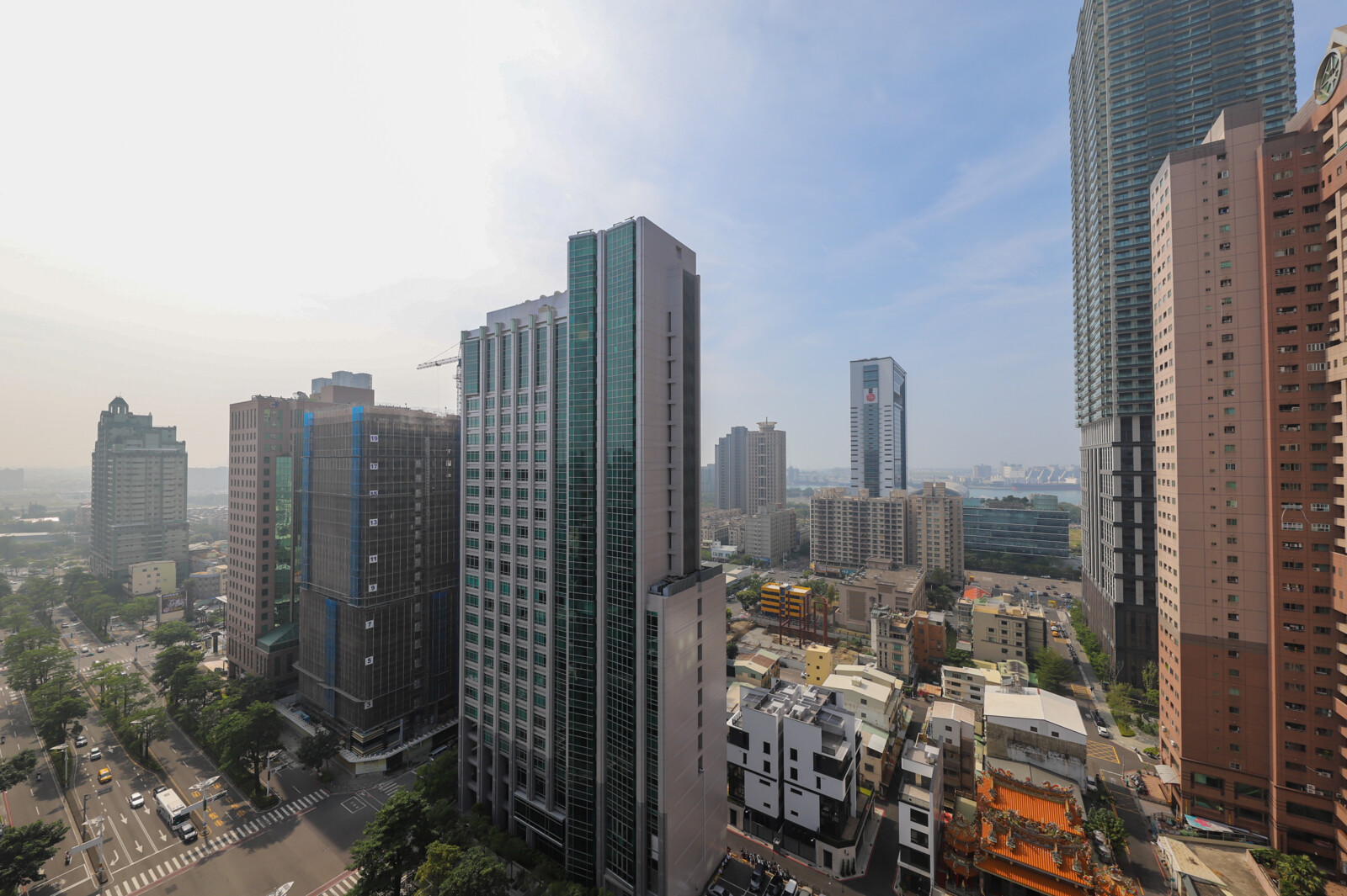 星海灣高雄市前鎮區中山二路電梯大廈星海灣獅甲國中三多商圈高樓景觀4房雙車位 房屋出售 樂屋網