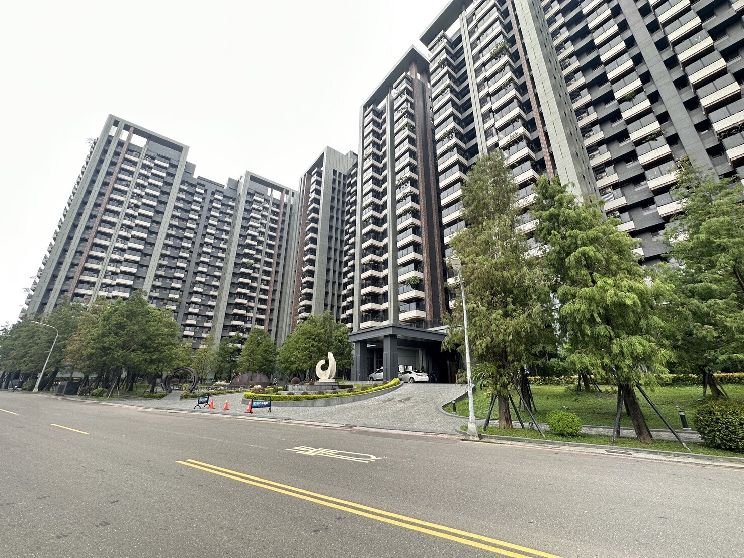 悅誠高雄市左營區桃子園路電梯大廈悅誠邊間山海景觀宅飯店式稀有雙平車 房屋出售 樂屋網