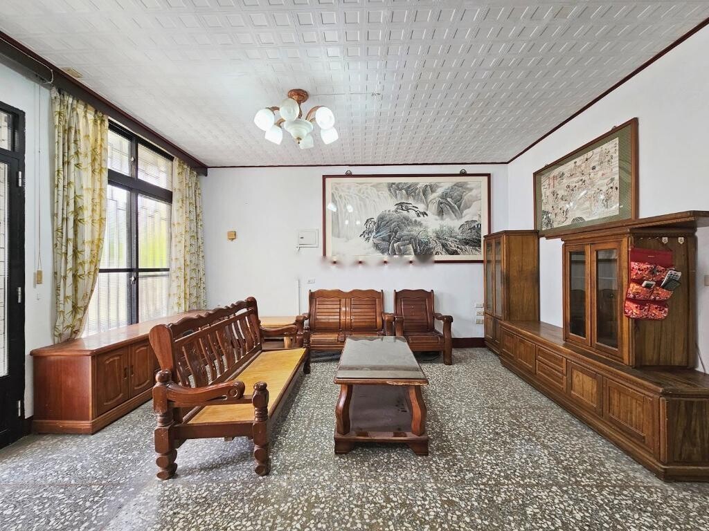 苗栗市區 ️鬧中取靜六房美別墅《姵榛好房》 苗栗縣苗栗市買房子、房屋出售 樂屋網