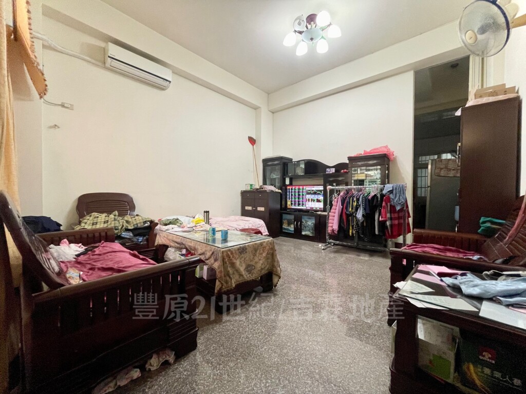 台中市潭子區大豐路三段透天厝矽品商圈旁 傳統四房格局,有神明廳,前後臨路 房屋出售 樂屋網