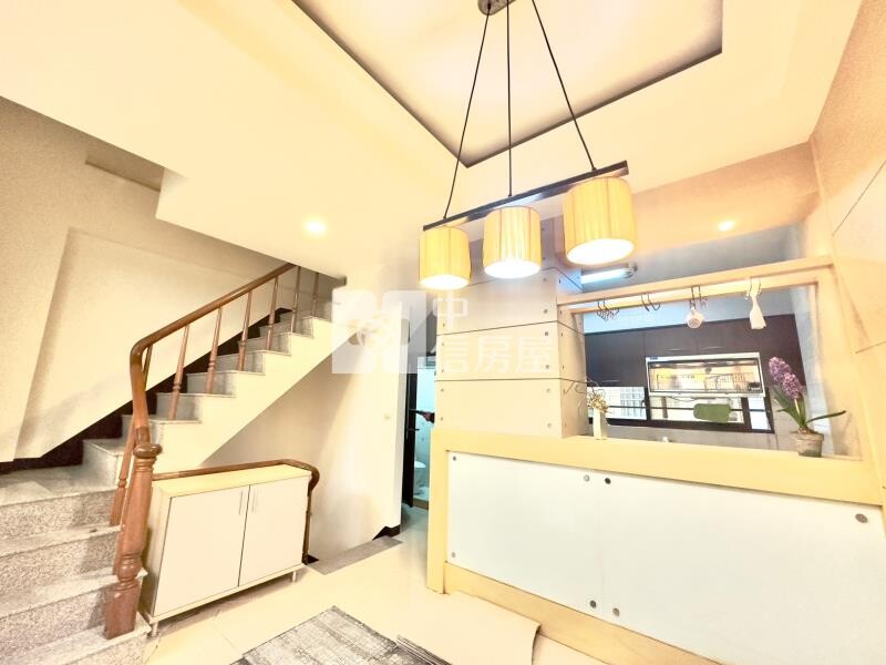 台南市中西區頂美三街透天厝急售頂美優質五房車墅 房屋出售 樂屋網
