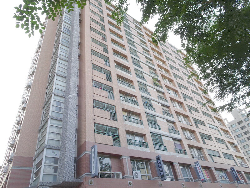 寶輝公園尊邸台中市南屯區河南路四段樓中樓七期旁大墩學區文心森林公園ikae美四房雙車位 房屋出售 樂屋網