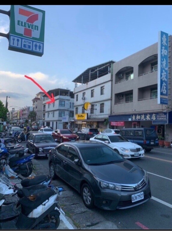 高雄市鳥松區鳥松路透天厝7 11大智路上面寬18米三角窗黃金大店面 房屋出租 樂屋網