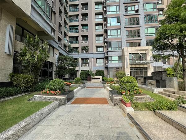 鉑金海岸高雄市左營區自勉路電梯大廈蓮潭旁景觀溫馨明亮大兩房平面車位 房屋出租 樂屋網