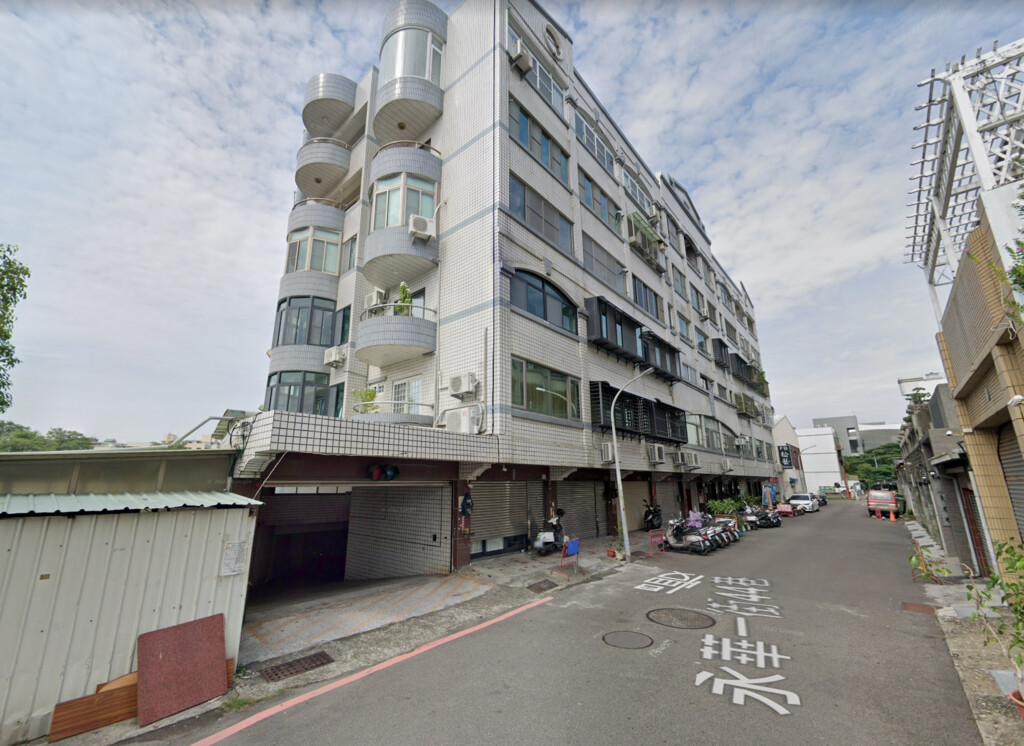 鄉詩河畔台南市中西區永華一街電梯大廈永華市政＊優美河畔電梯4房＋車位＊超大建坪／家樂福 房屋出售 樂屋網