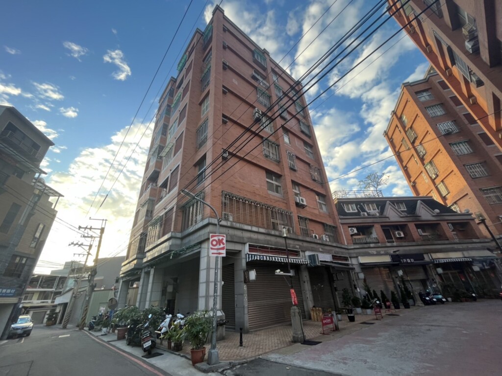 廣三甲天廈台中市大里區新仁路一段電梯大廈大里廣三甲採光視野戶美兩房 房屋出售 樂屋網