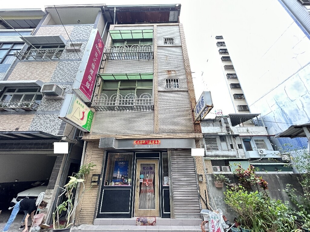 高雄市新興區六合一路,透天厝,★近六合商圈★交通便利商四超值店住 | 房屋出售 | 樂屋網