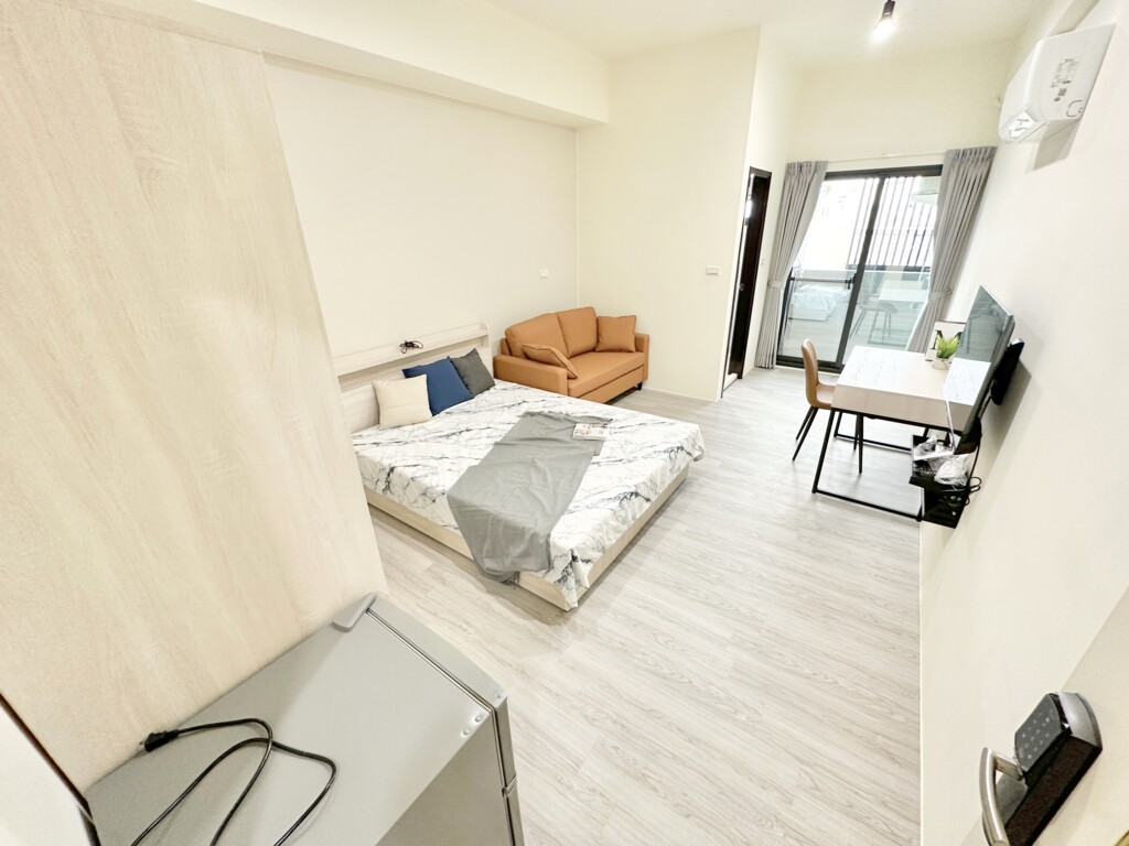台中市南屯區文心南三路電梯大廈南屯天花板⭐全新完工可租補⭐乾溼分離⭐陽臺獨洗曬 房屋出租 樂屋網