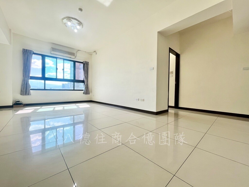 鴻邑時代園邸桃園市八德區廣興二路電梯大廈合億團隊小許!時代時尚裝潢3改大2房!雙衛開窗 房屋出售 樂屋網