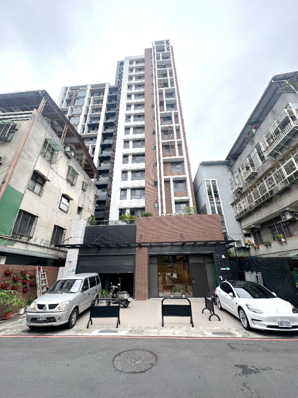 和和砌新北市中和區安樂路電梯大廈四號公園旁稀有釋出全新一樓 房屋出售 樂屋網