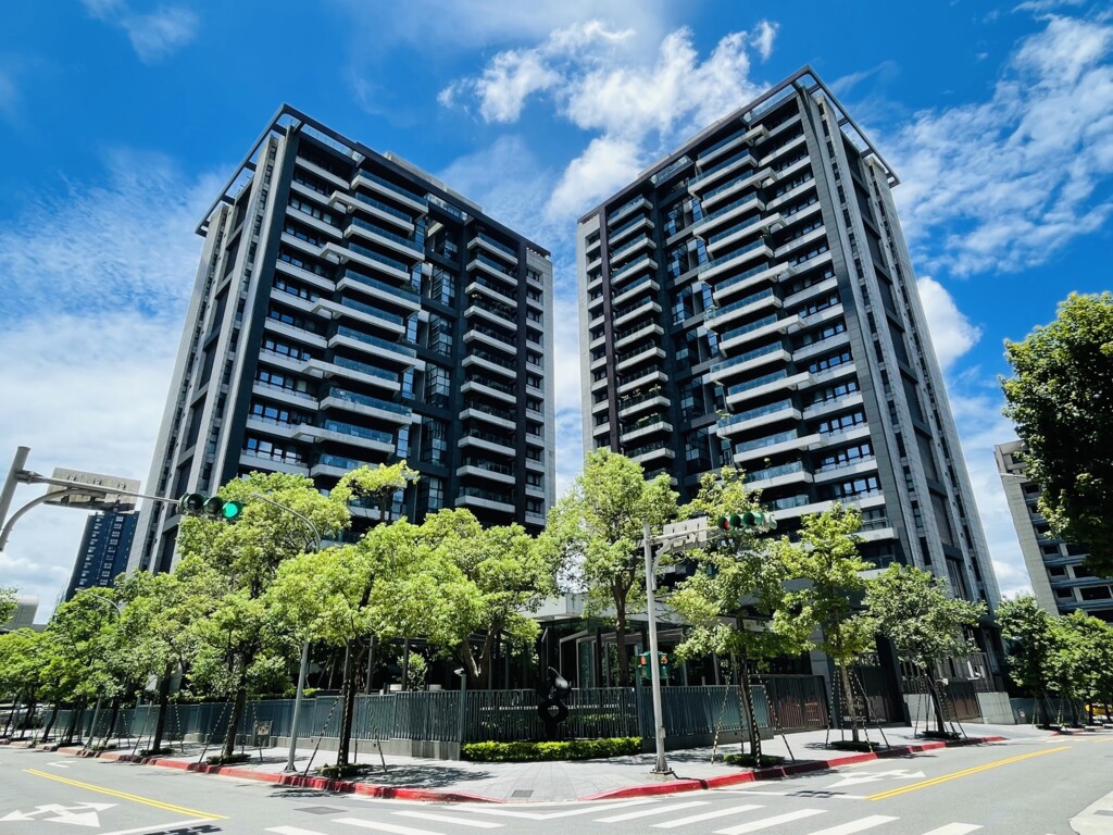 大同璽苑台北市南港區經貿二路電梯大廈【經貿商圈】南港指標高質感社區綠蔭景觀大五房雙車位 房屋出售 樂屋網