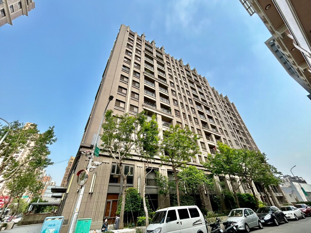 富宇四季台中市北屯區崇德十六路電梯大廈承辦子恩格木專任富宇四季三房平車 房屋出售 樂屋網