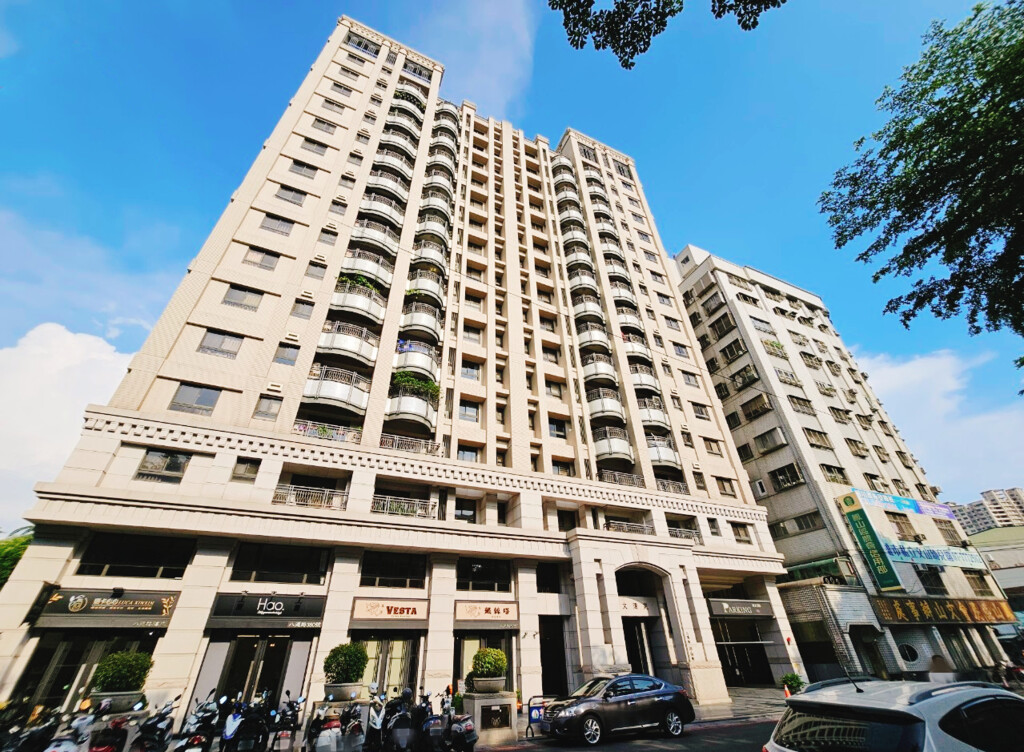 崑庭文德苑高雄市鳳山區八德路電梯大廈文山崑庭文德苑3房平車 房屋出售 樂屋網