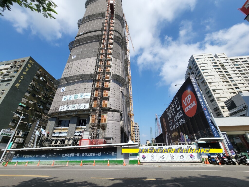愛情河左岸高雄市前金區河東路電梯大廈愛情河左岸a15前棟室內無樑柱二陽台可見愛河美宅 房屋出售 樂屋網