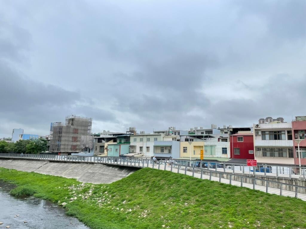 桃園市中壢區崇德路透天厝平鎮車站大地坪透天後門俯瞰河畔 房屋出售 樂屋網