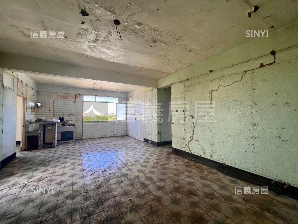 高雄市鳳山區南安路公寓公寓頂樓兩面採光美景四房 房屋出售 樂屋網