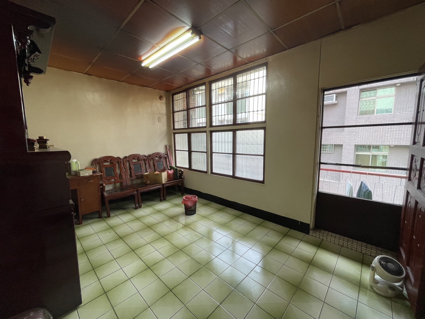 可看屋西區美術館十米活路門前可停車透天 台中市西區買房子、房屋出售 樂屋網