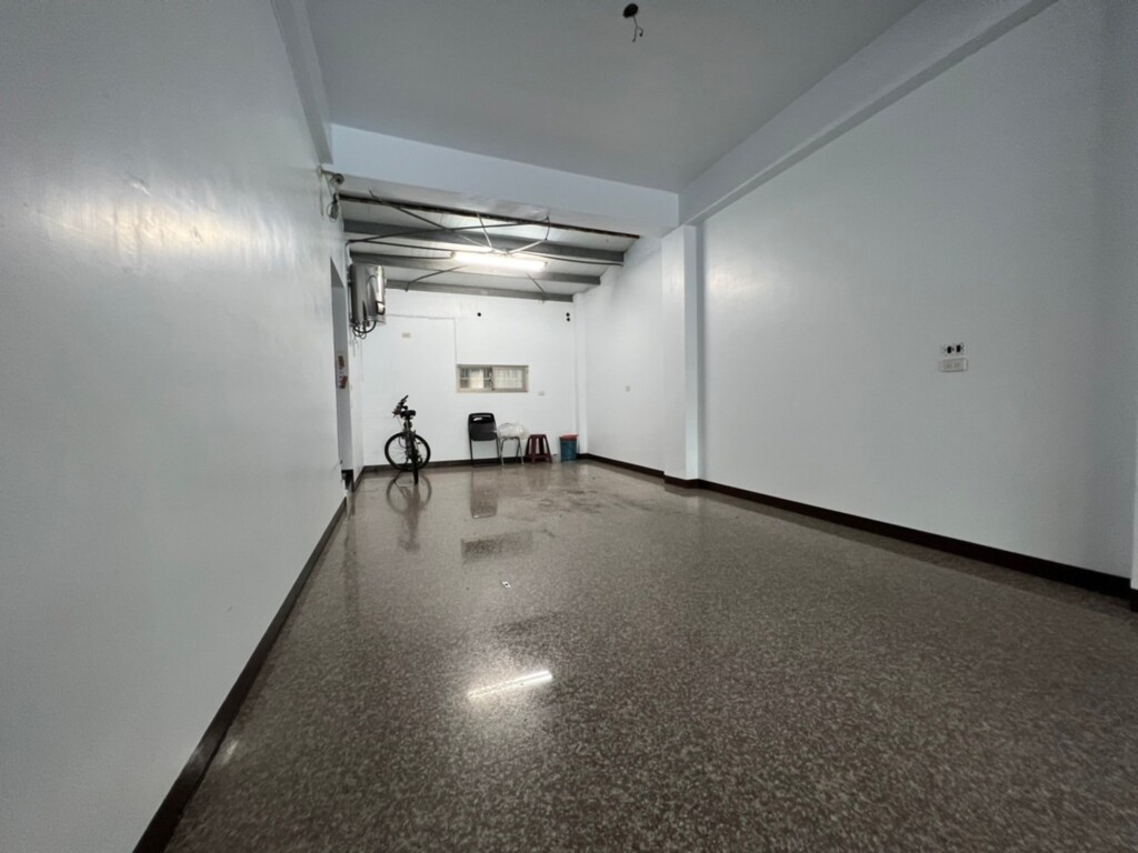 台南市永康區中山南路透天厝台南租屋~開元商圈黃金店面 房屋出租 樂屋網