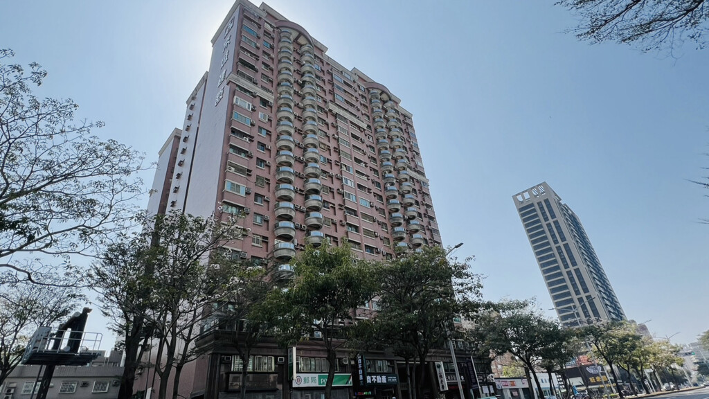 高雄市左營區曾子路電梯大廈 肯尼推薦 京城大道高樓層3房車位 房屋出售 樂屋網