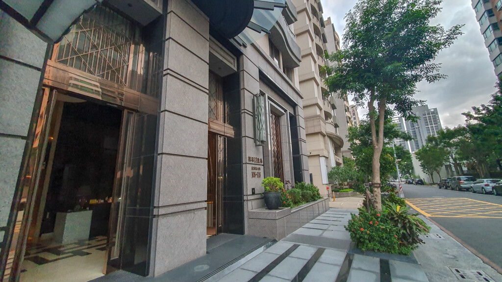 棋琴13重奏高雄市鼓山區美術東八街電梯大廈美術館棋琴十三2房+車位 房屋出售 樂屋網