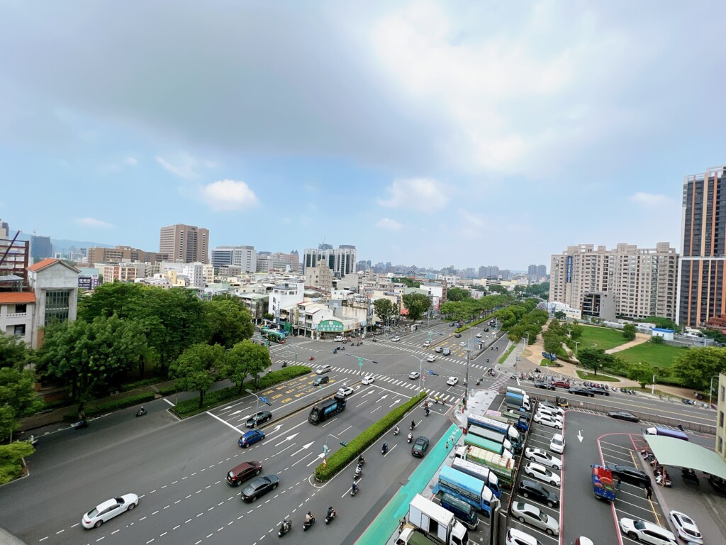 夢皇家高雄市三民區民族一路電梯大廈高醫|科工館|建工|林蔭大道景觀|3房車位 房屋出售 樂屋網