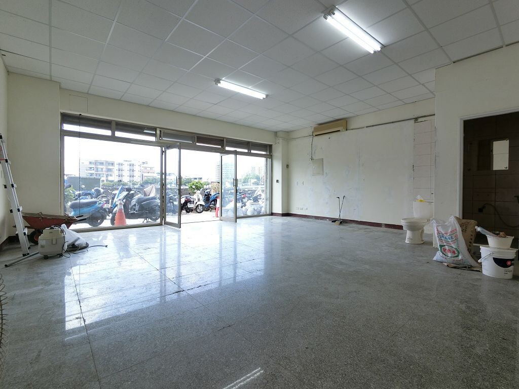 台中市東區旱溪西路一段透天厝黃金店面 台水電 營登 管理員 子母車 房屋出租 樂屋網