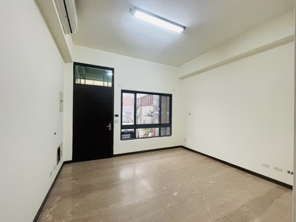 台中市太平區育賢路別墅樹孝商圈廍興公園老人復健醫院旁9年屋採光別墅 房屋出售 樂屋網