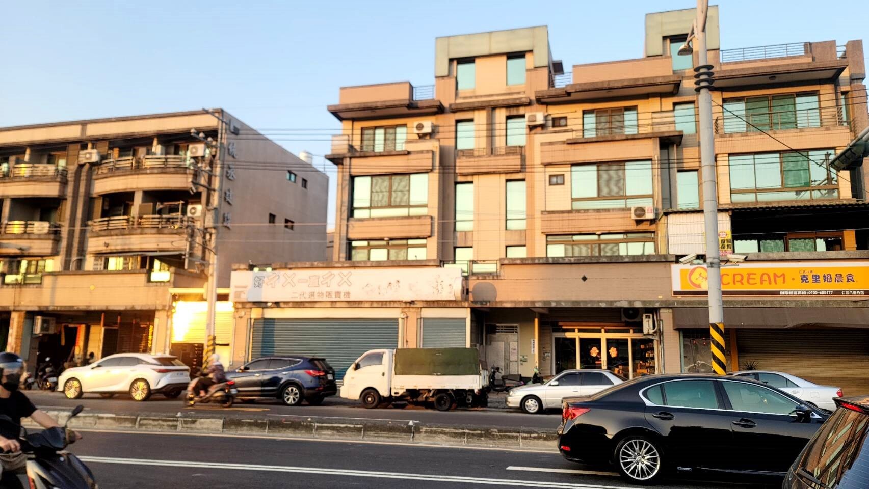 高雄市仁武區八德一路透天厝近八卦寮商圈大空間10米面寬美透店 房屋出租 樂屋網