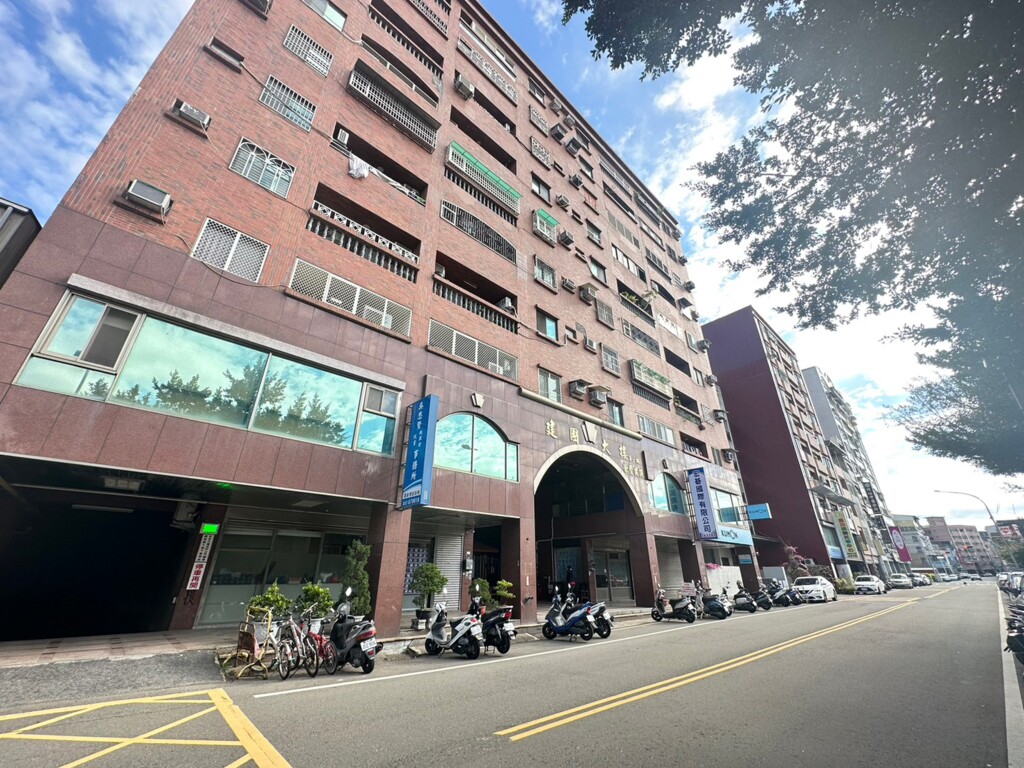 建國一期苗栗縣頭份市忠孝一路電梯大廈建國雙學區超值三房平車美廈 房屋出售 樂屋網