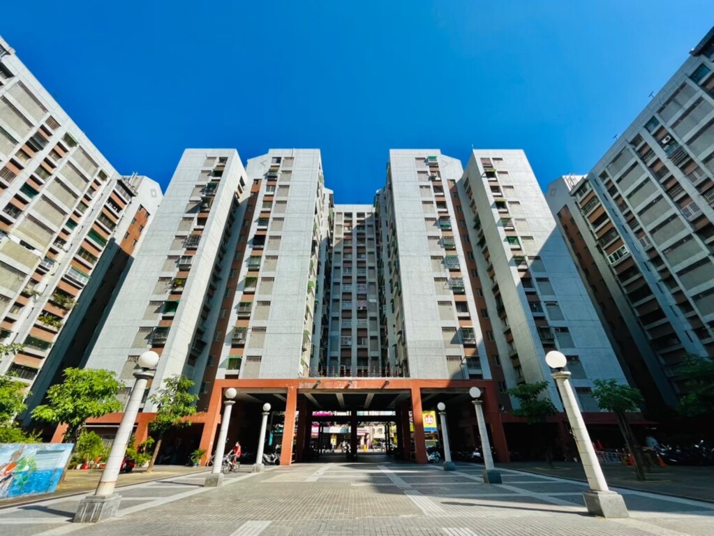 大林新城國宅台南市南區大同路二段電梯大廈【台南房市神秘客】大林新城可隔四房平車 房屋出售 樂屋網