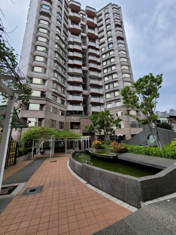 台中市北屯區崇德三路電梯大廈單坪僅20萬崇德昌平商圈超大31房平車 房屋出售 樂屋網