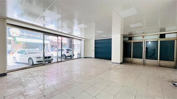 高雄市三民區鼎成街店面~~鼎山三角窗雙店面大面寬金店~~ 房屋出租 樂屋網