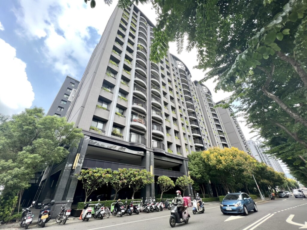 惠宇原山台中市北屯區太原路三段電梯大廈【專】北屯惠宇原山朝南大三房平車┃中國醫旁 房屋出售 樂屋網