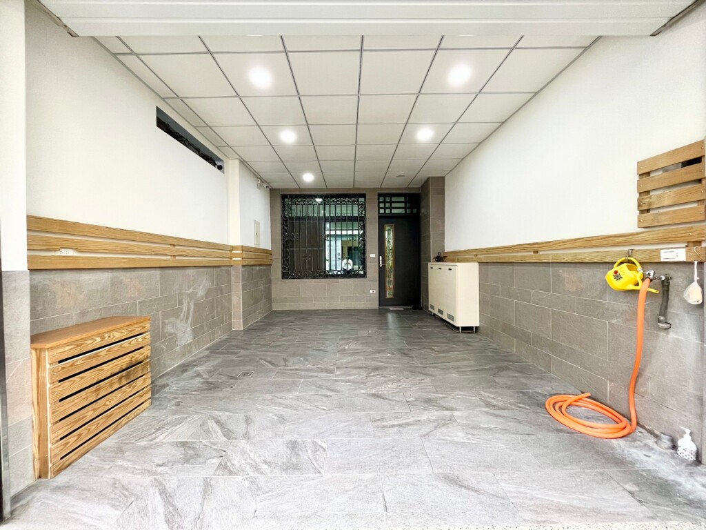 屏東縣屏東市長春街透天厝家樂福8米路店住【二樓前後套房廣東家樂福商圈】 房屋出售 樂屋網