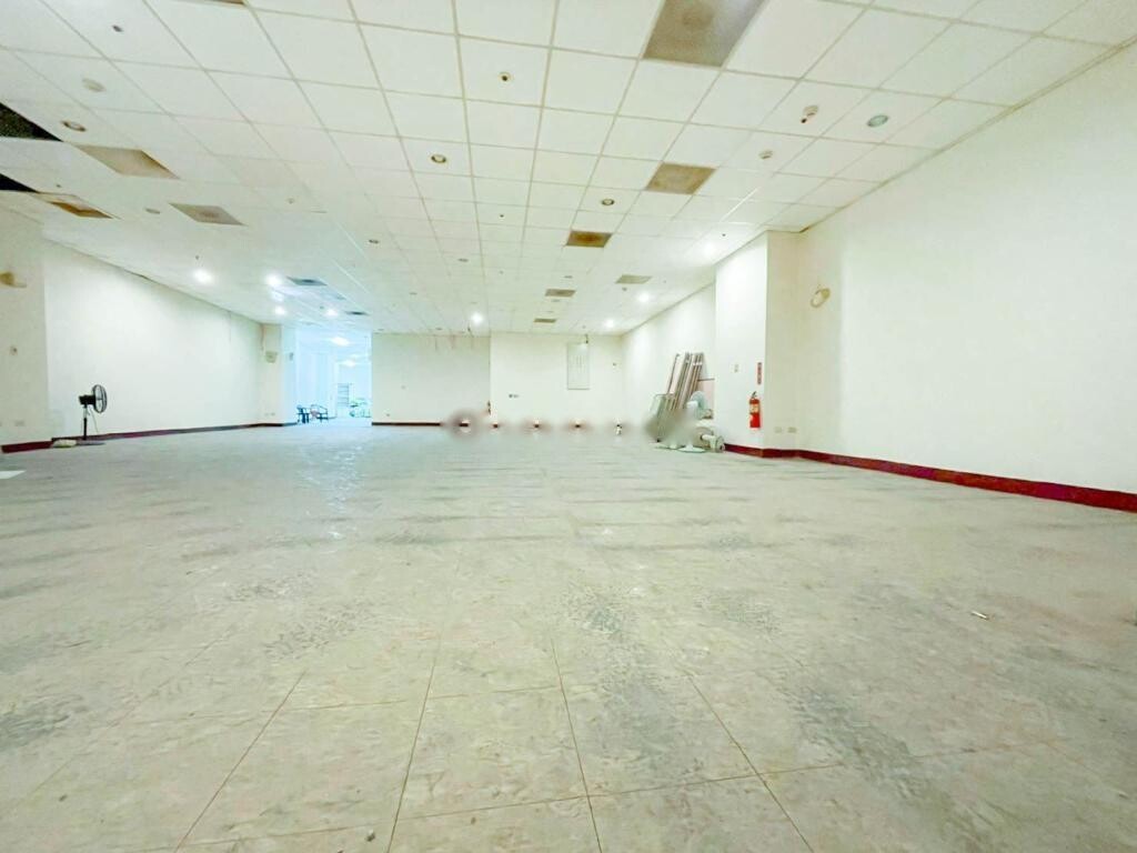豐原廟東夜市旁唯我獨尊超大建坪地下室 台中市豐原區萬來大廈買房子、房屋出售 樂屋網