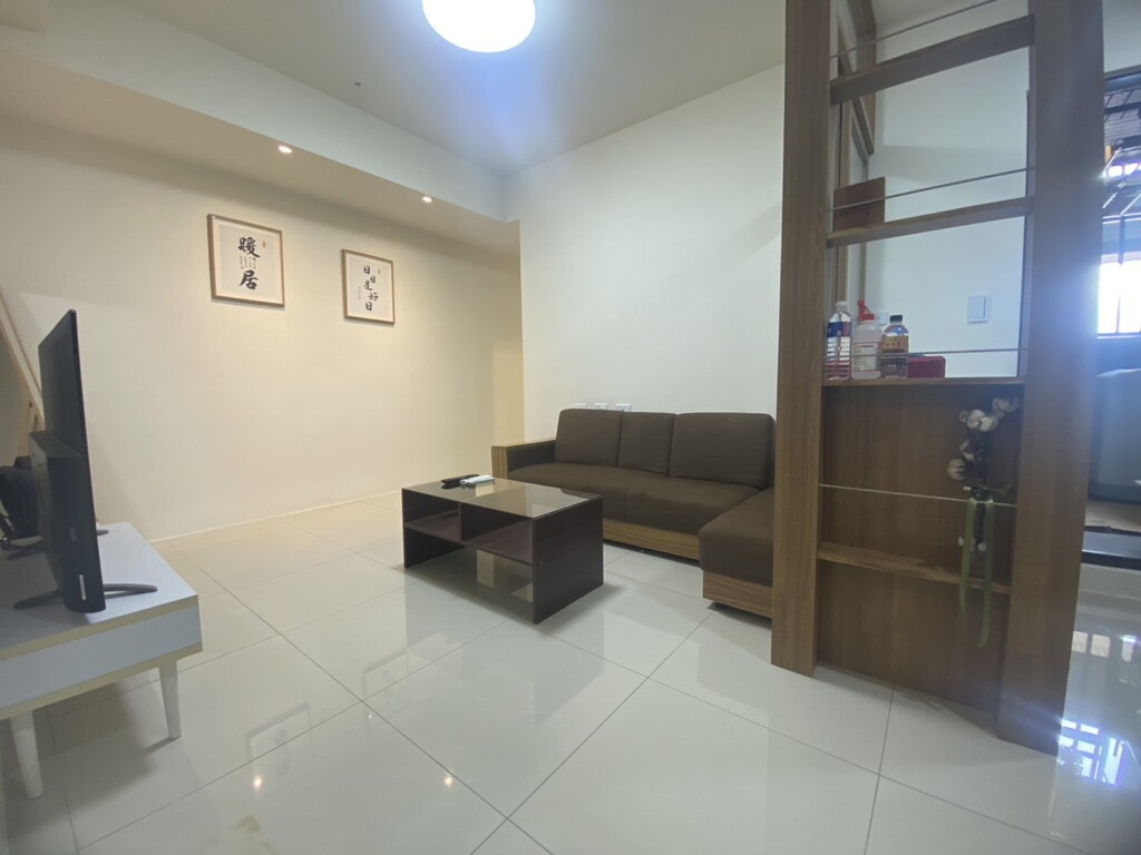棋琴21重奏高雄市鳳山區東福街電梯大廈近鳳山國中輕齡前排正兩房車位 房屋出租 樂屋網