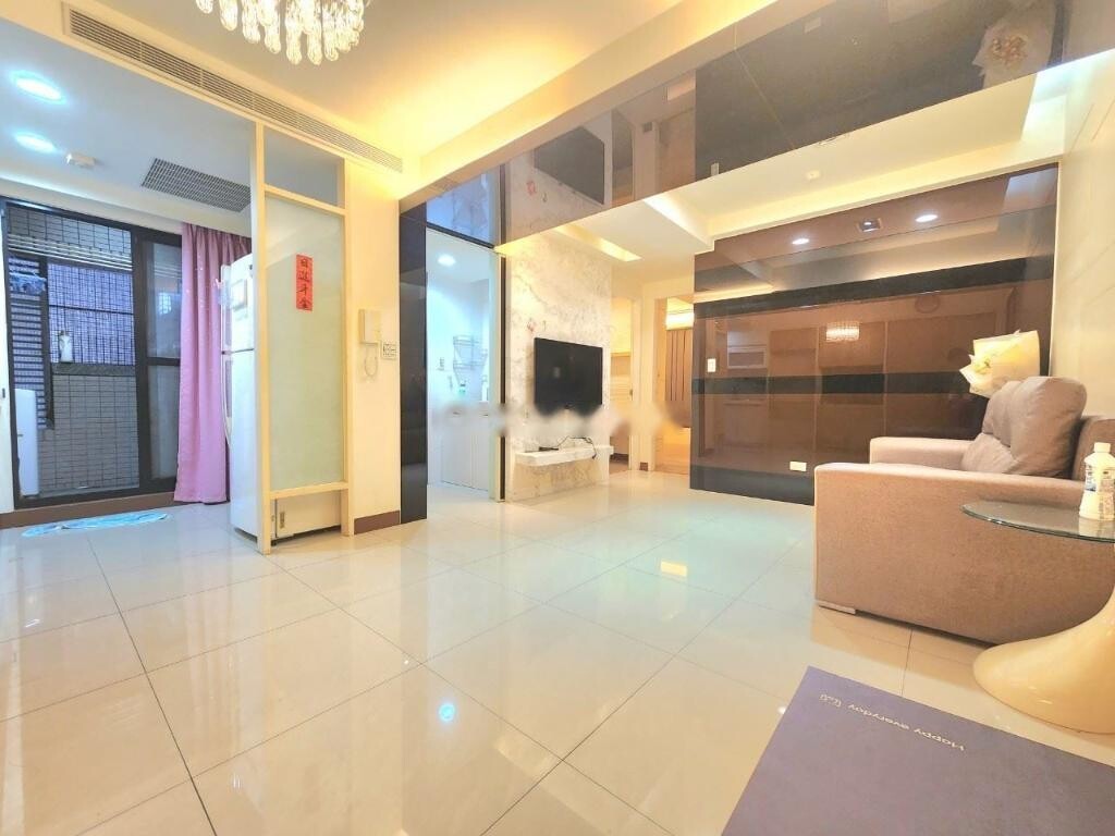 愛琴河高雄市前金區七賢二路電梯大廈【崑庭建設|低於市場價|稀有捷運宅兩房車位】 房屋出售 樂屋網