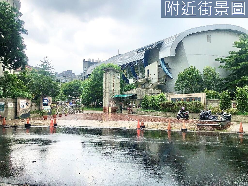 新竹縣竹東鎮榮華街透天厝自強國中 室內車庫 田字大透天 房屋出售 樂屋網