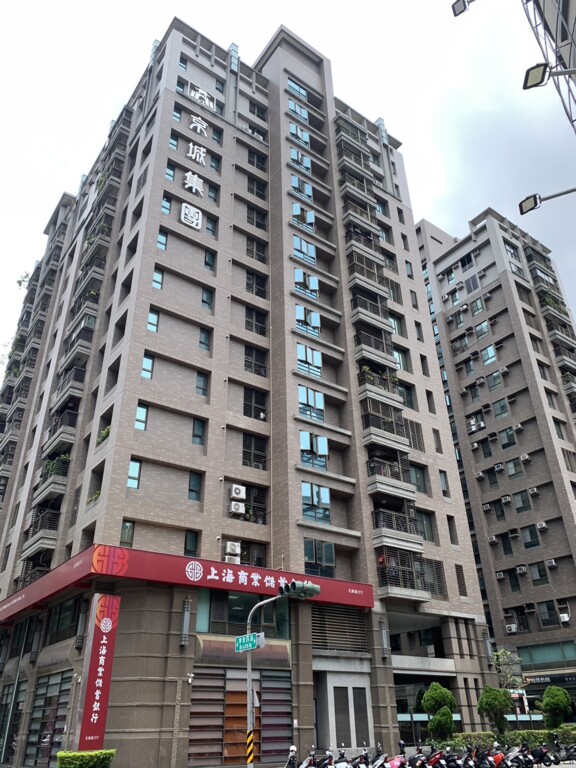 高鐵站前高雄市左營區重和路電梯大廈高鐵站前快樂21房 房屋出售 樂屋網