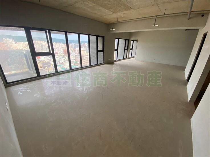 昭揚縱橫桃園市桃園區經國路電梯大廈昭揚高樓景觀戶~四房三車位 房屋出售 樂屋網