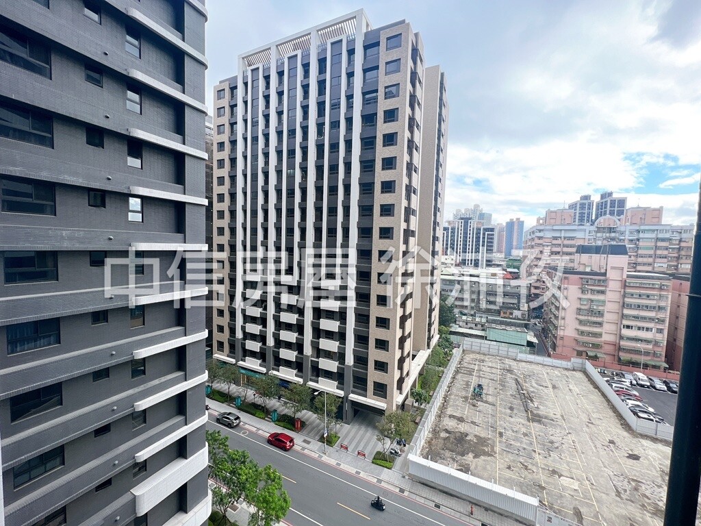 麗寶北歐莊園芬蘭極光新北市板橋區華江一路電梯大廈北側最便宜~中信沛孜芬蘭極光挑高3米6裝潢11房 房屋出售 樂屋網