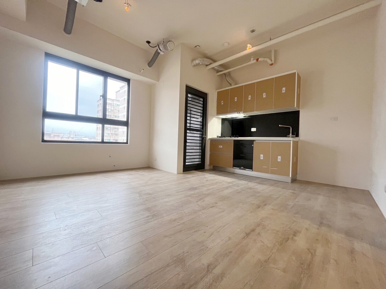 泓瑞崇德薈,台中市北屯區昌平路二段,電梯大廈,專任~崇德薈B2棟1+1房附平車~即將交屋 | 房屋出售 | 樂屋網